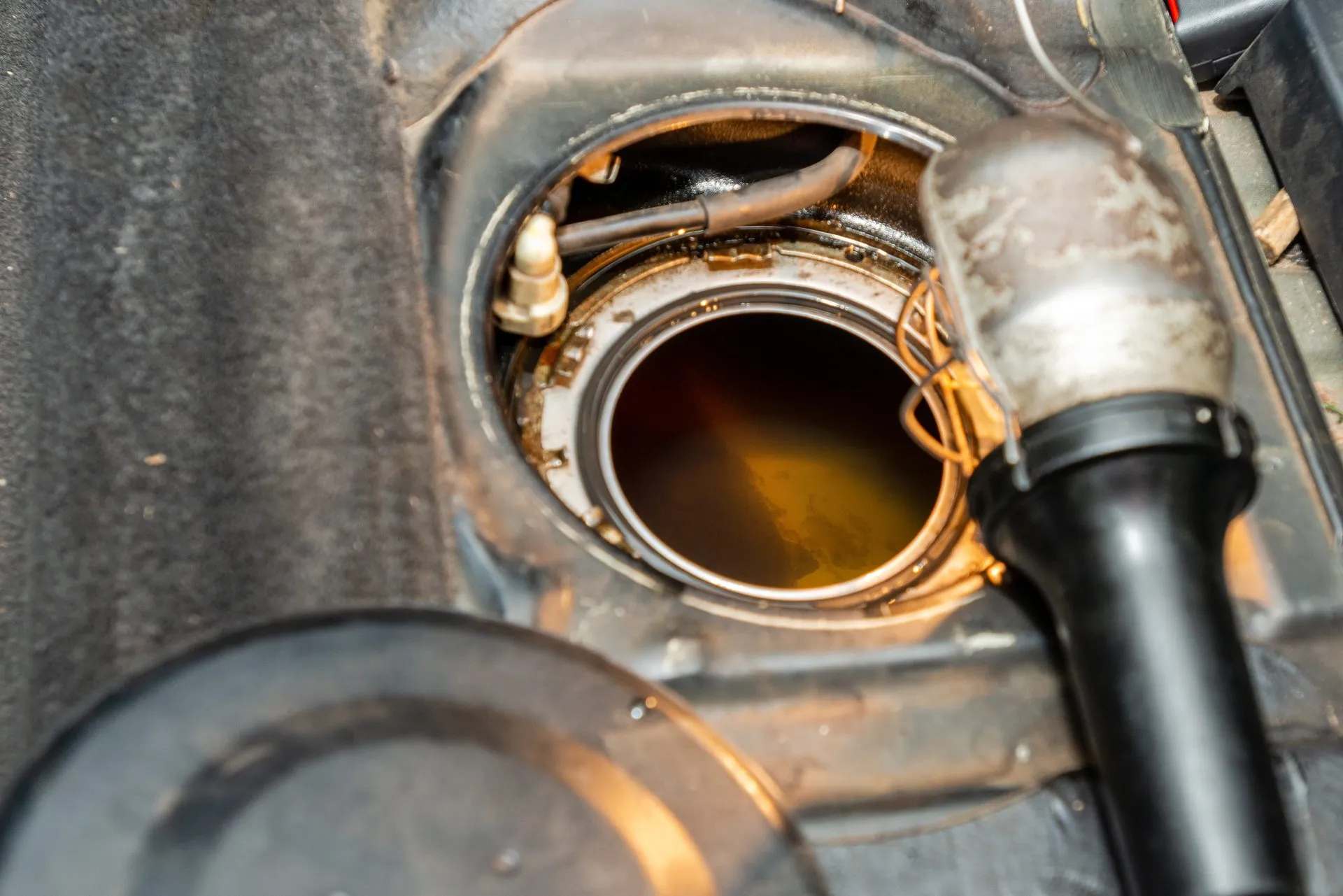 Car Gas Tank Repair in Dubai Price from 100 AED - Golden Horse Car Repair