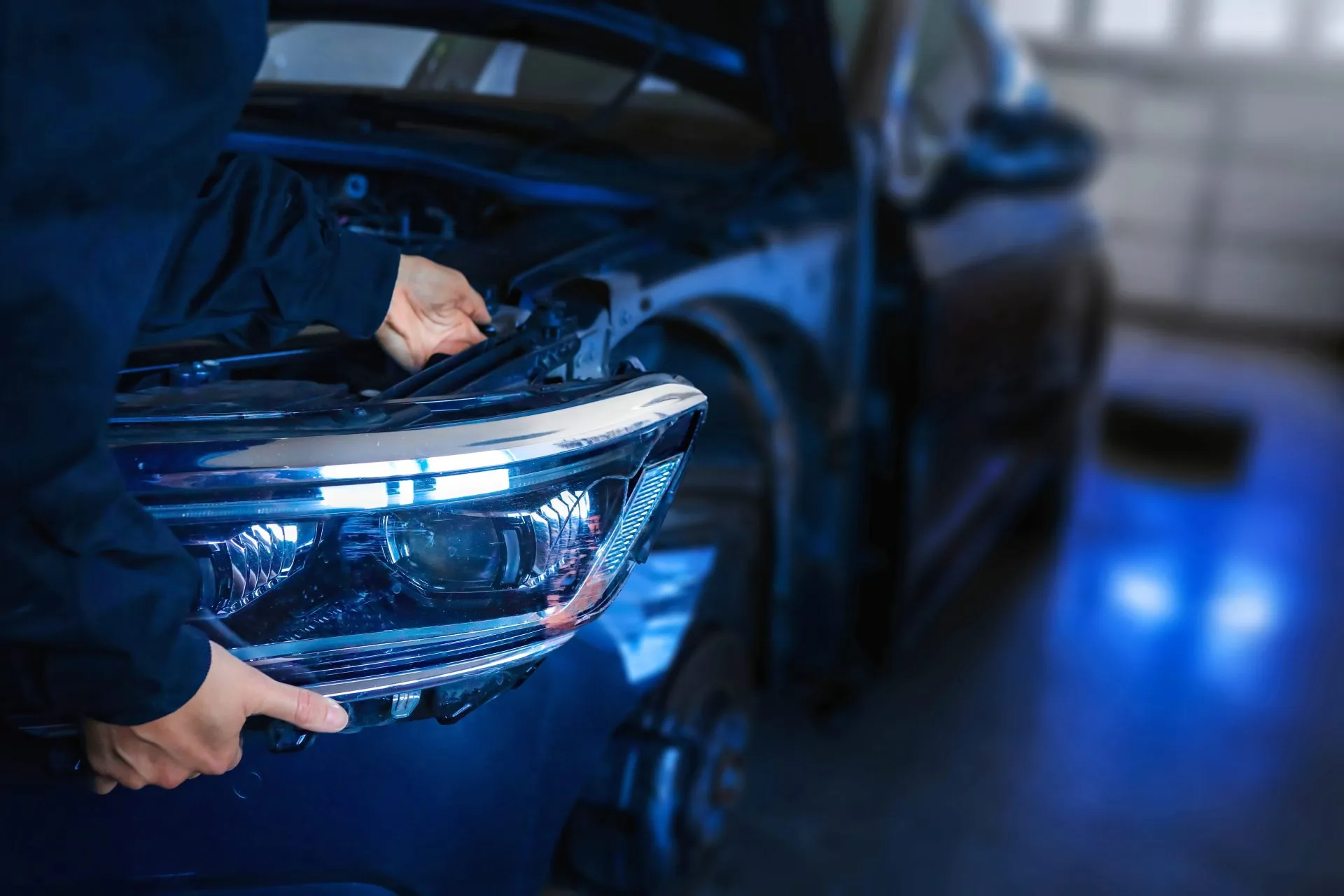 Car Light Repair in Dubai Price from 300 AED - Golden Horse Car Repair
