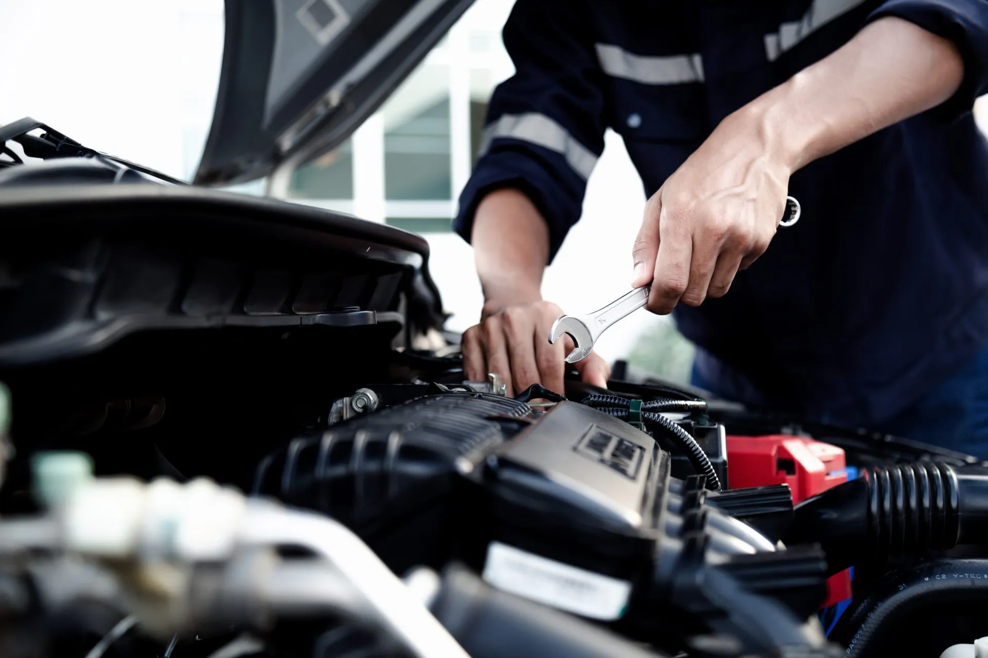 Hummer Engine Repair Dubai Price from 100 AED - Hummer Repair Al Quoz | Golden Horse Car Repair
