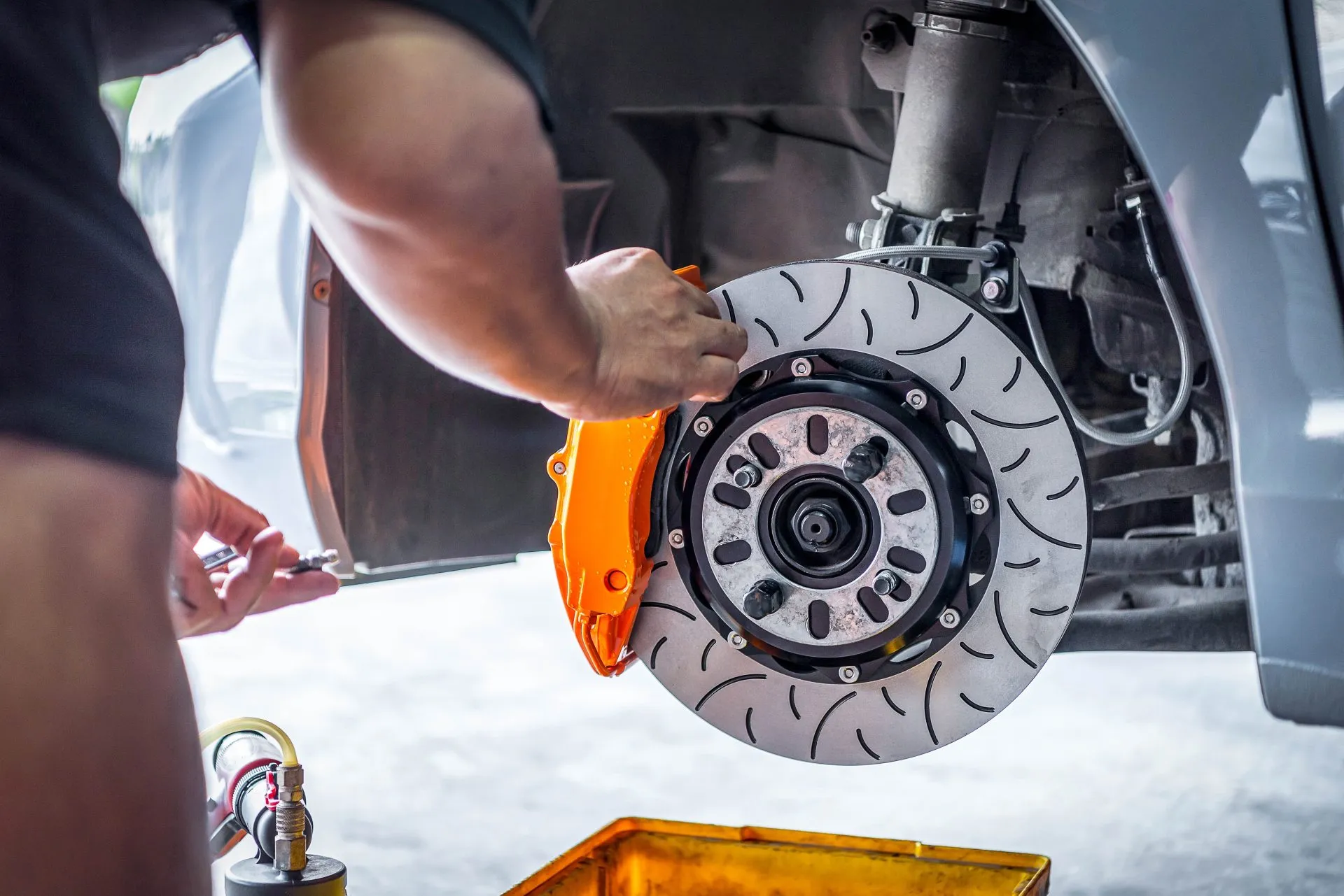 Porsche Brake Pad Replacement Dubai Price from 150 AED - Porsche Repair ...
