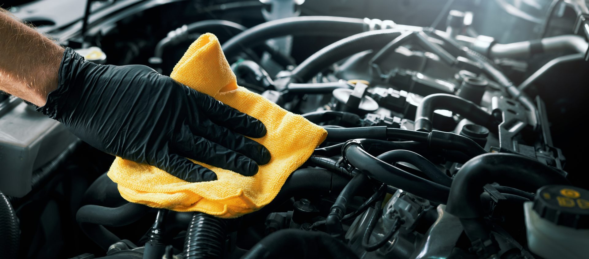 Car Engine Bay Cleaning: Full Guide to Safe and Effective Cleaning